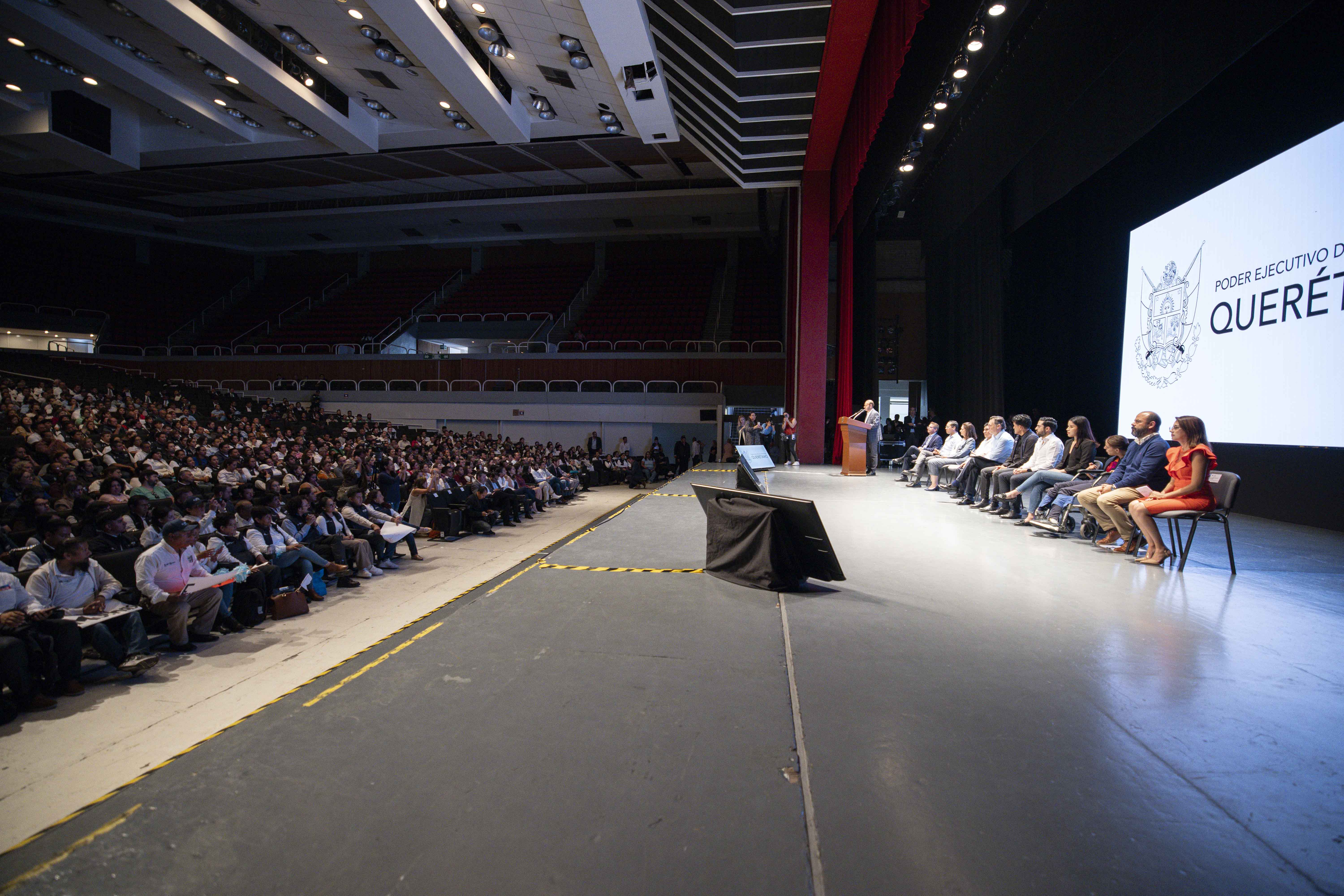 Reconoce Mauricio Kuri a colaboradores del Poder Ejecutivo del estado ...
